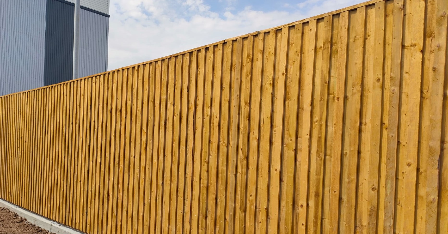 Timber Fencing Systems | Swansea, Cardiff, Brentwood | Integrated Fencing